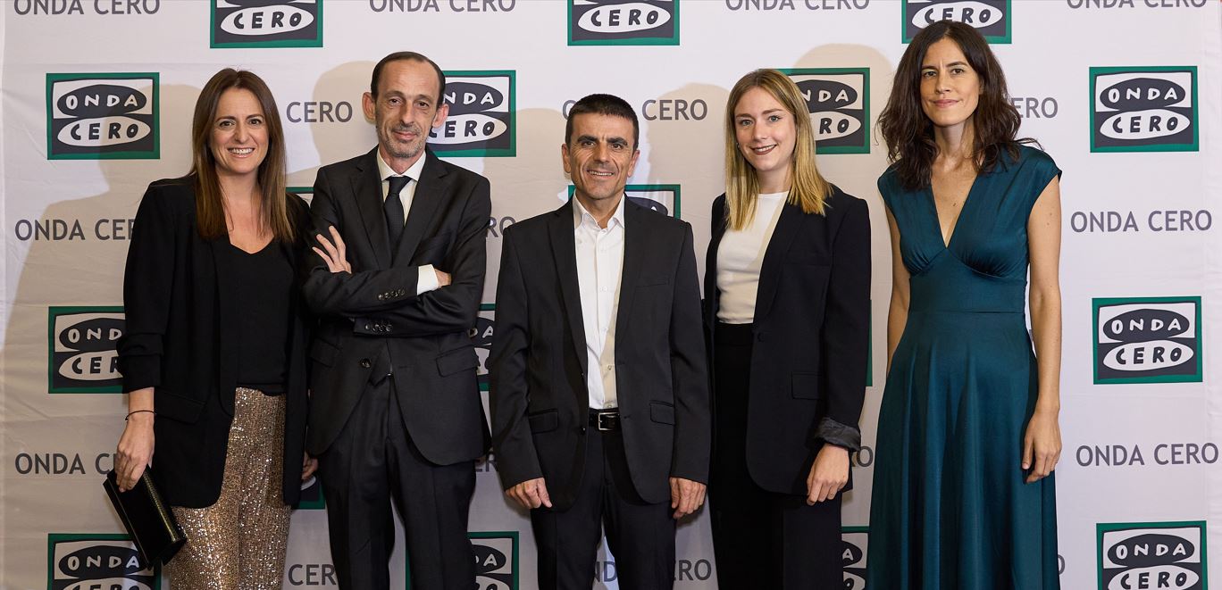 Teika recibe el premio Onda Cero en la categoría de Deporte - Teika. El ...